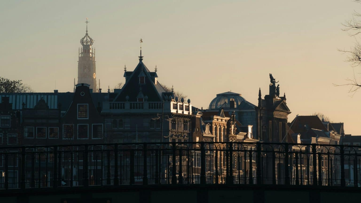 Inschrijven gemeente Den Haag - Oomen Verhuizers & Opslag
