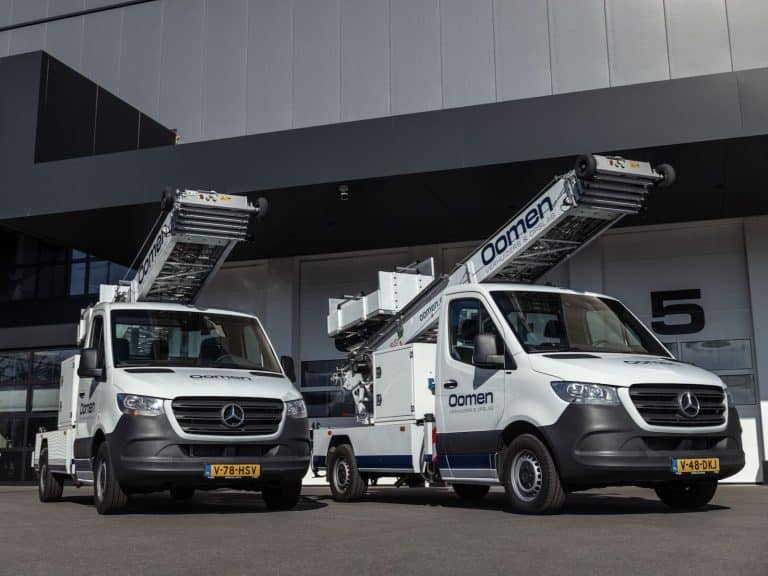 Oomen Movers breidt zijn vloot van hoogwerkers uit met verhuisliften
